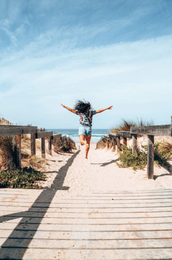 Minimalist travel | Carry-on only packing list - Jill on journey